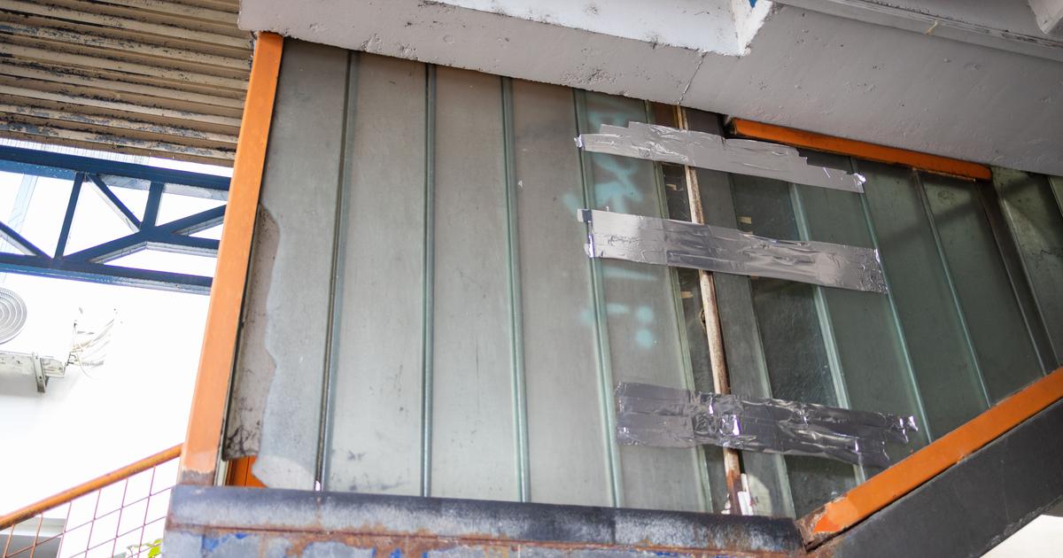 FOTO Evo kako izgleda 'selotejp sanacija': Staklo koje je zamalo ...